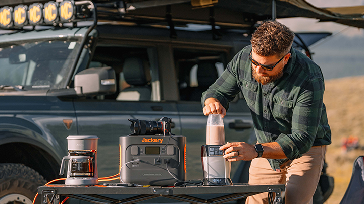 Off-Grid Solar Power Systems to Help with Your RV Travel - BusinessMole