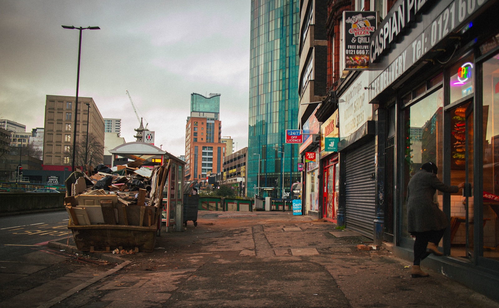 10 Tips for Loading a Skip Safely - BusinessMole