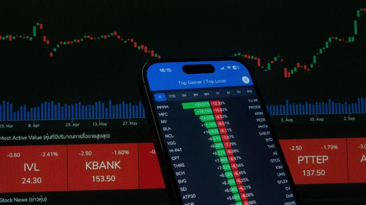 Share Market Today: Key Trends and Insights for Smarter Investing ...