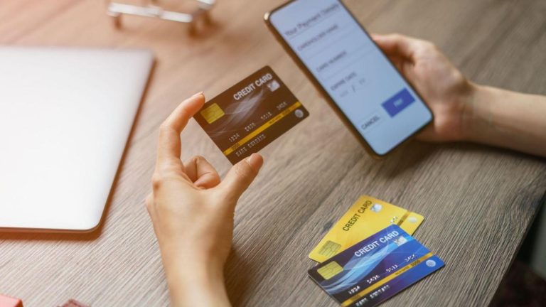Is It Better to Pay in Full or Opt for a Credit Card EMI Plan ...
